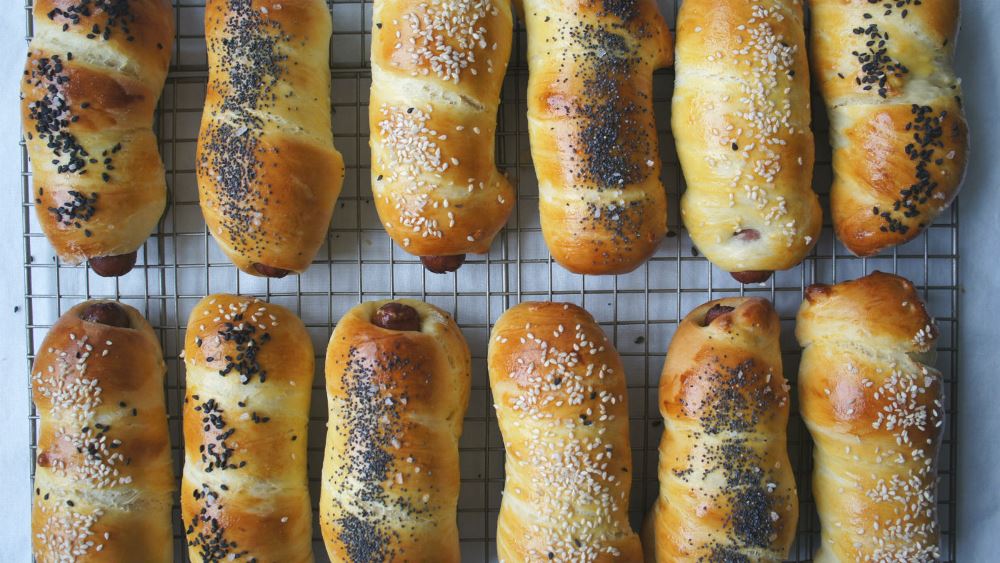 Challah Hot Dogs - Alberta Jewish News