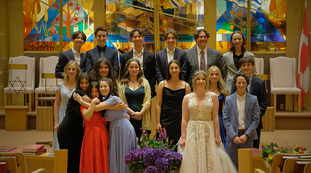 Calgary Jewish Academy Grade 9 graduates celebrate! - Alberta Jewish News