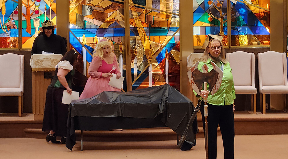 Beth Tzedec enjoys a “Wicked” fun Purim Spiel - Alberta Jewish News